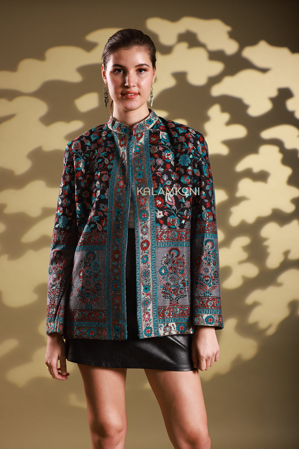 Zari with eccentric border jacket – Kalamkani